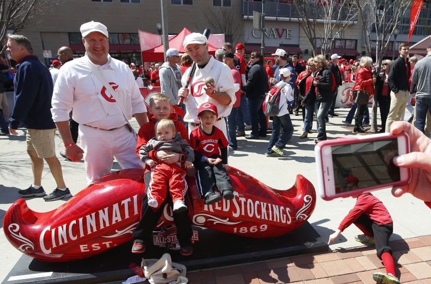 Cincinnati Reds should return to their original Redlegs uniforms