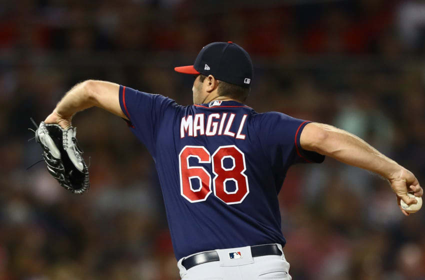Seattle Mariners acquire RHP Matt Magill from Minnesota Twins