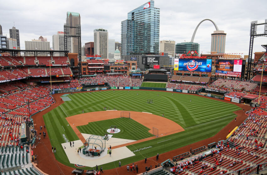 St. Louis Cardinals: Dan McLaughlin charged with DWI