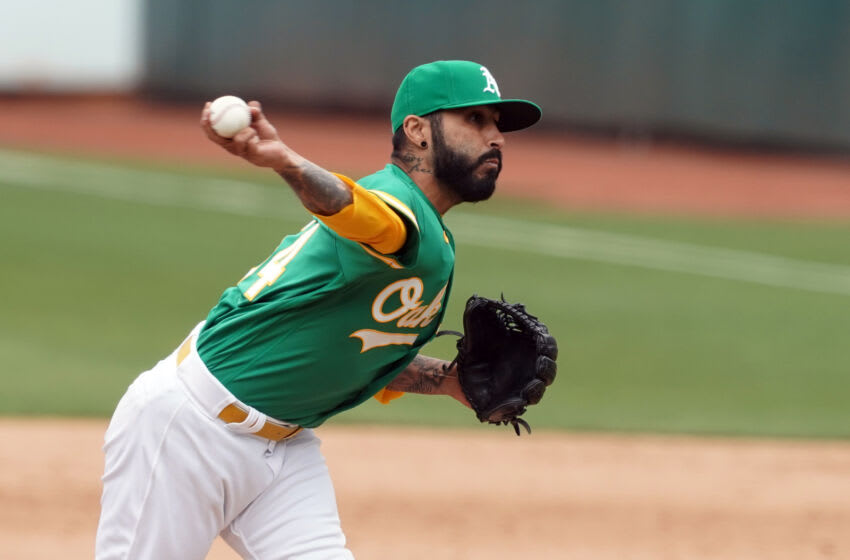 Sergio Romo gets great deal after dropping pants on diamond