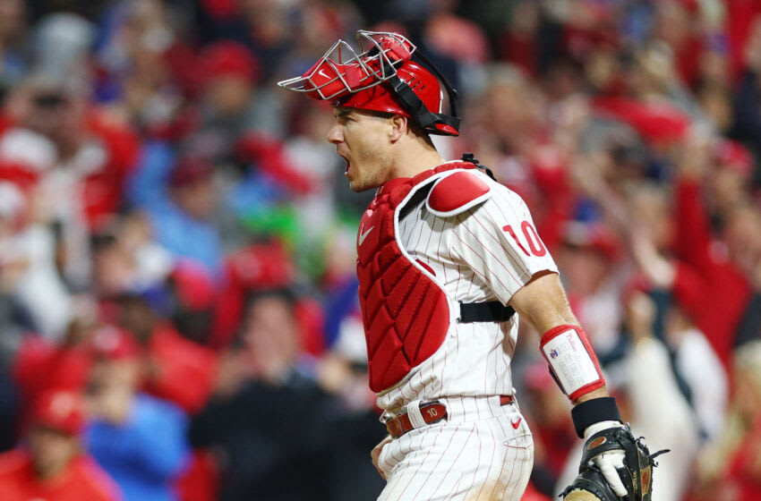 Phillies catcher J.T. Realmuto wins 2nd career Gold Glove Award
