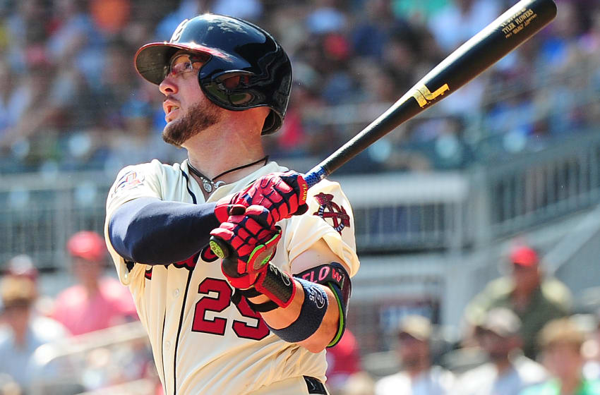 Atlanta Braves extend catcher Tyler Flowers