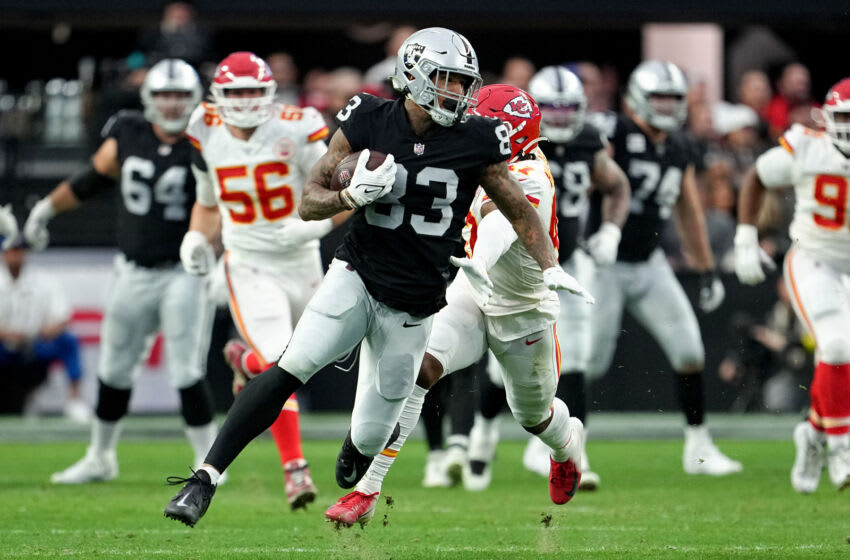 Giants make blockbuster trade to land Darren Waller with Kadarius Toney ...