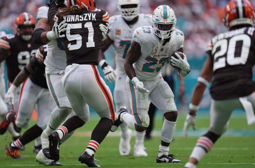 Jeff Wilson, Jr. would “love to be back” with the Miami Dolphins