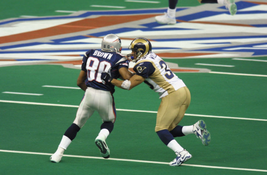 Patriots’ Throwback Thursday: Troy Brown saves the 2004 season