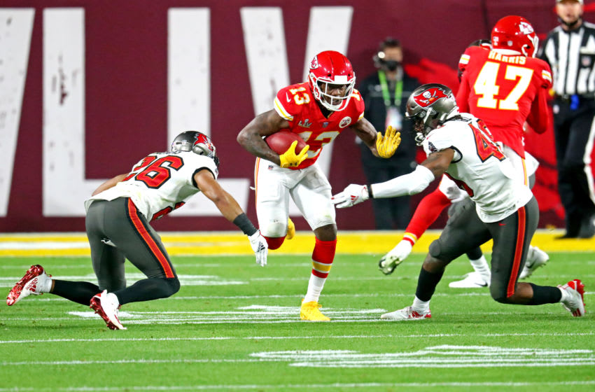 Bryon Pringle officially re-signs with KC Chiefs