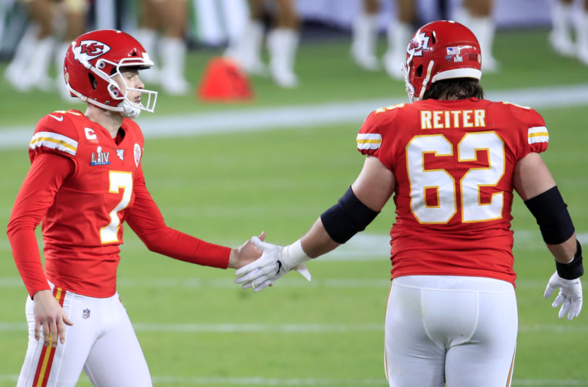 Former Chiefs center Austin Reiter continues FA tour with Giants