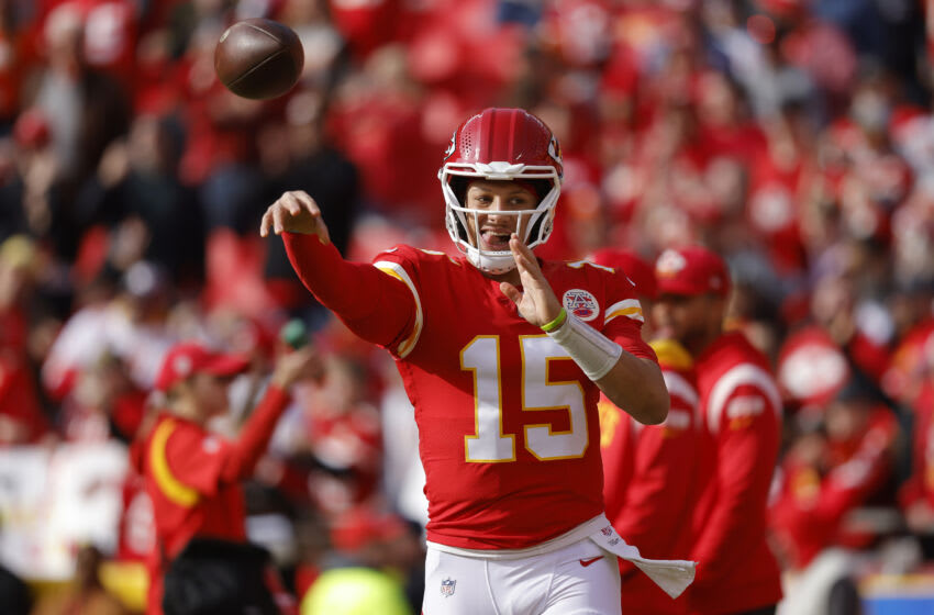 Patrick Mahomes is so good he completes a pass to himself