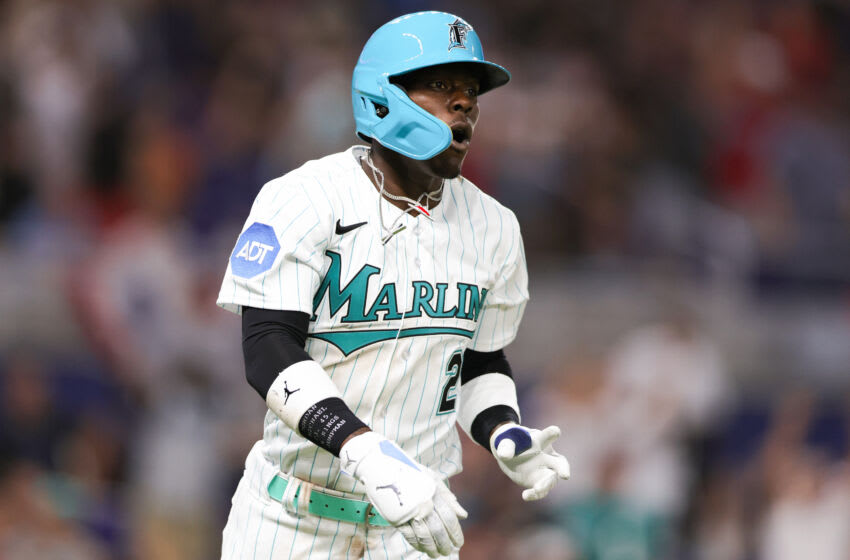 Teal deal: Miami Marlins must bring old colors back for good