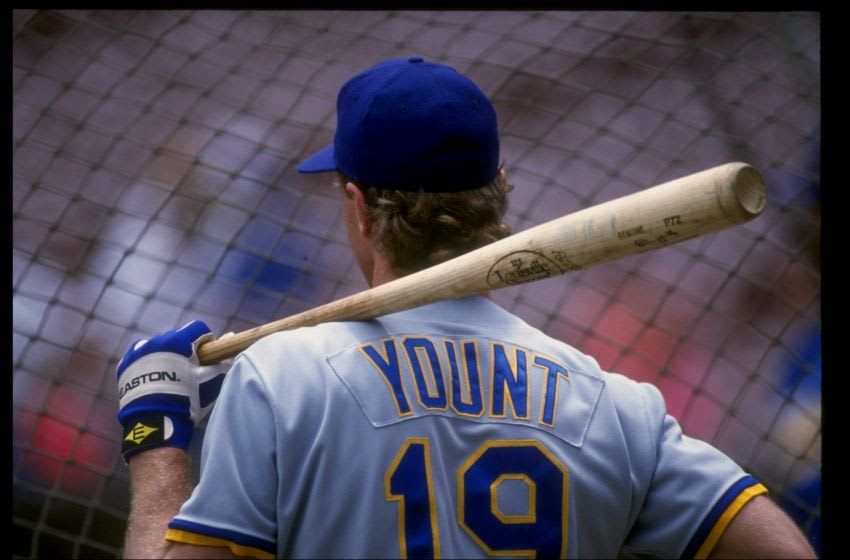 Milwaukee Brewers History: Robin Yount Gets 3000th Career Hit
