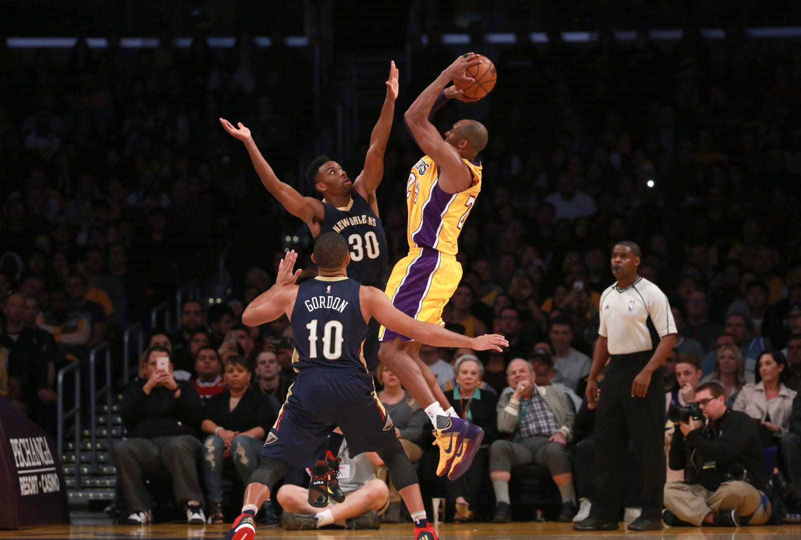 Kobe Bryant Shooting Fadeaway Shaquille O'Neal On What He Told Kobe