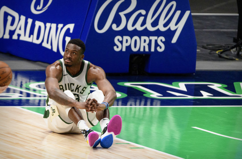 Milwaukee Bucks: Thanasis Antetokounmpo sidelined with knee injury