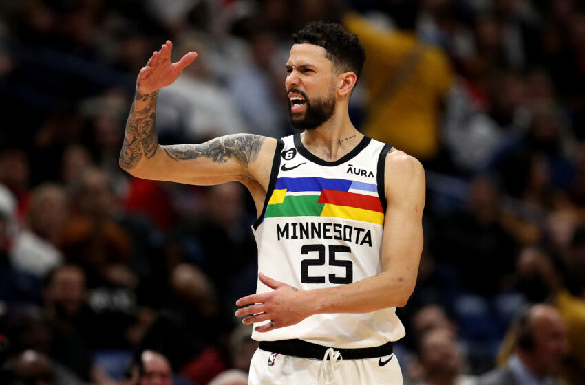 Timberwolves Austin Rivers latest message: “Stay with us, bro!”