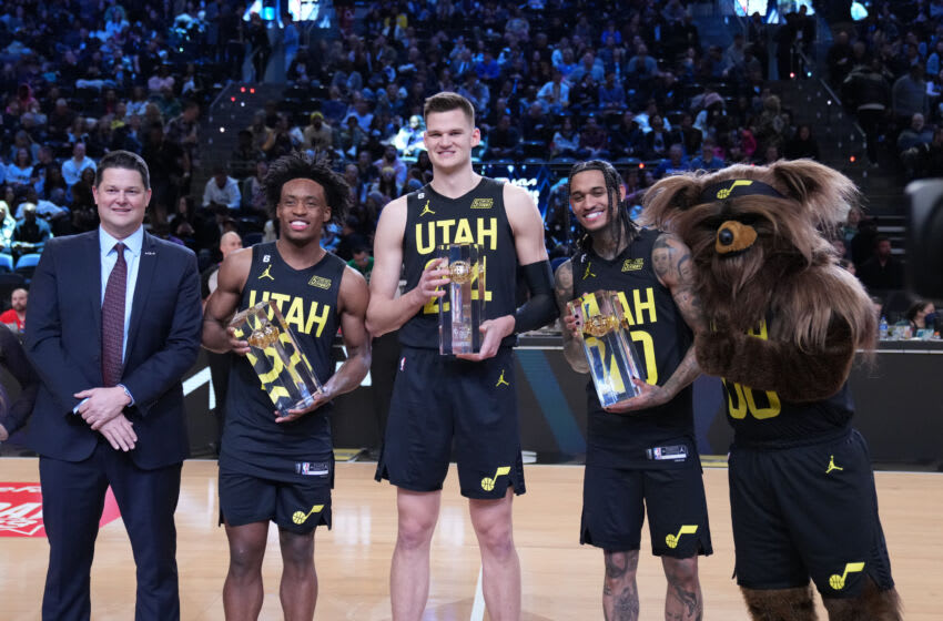 How many open roster spots do the Utah Jazz currently have?