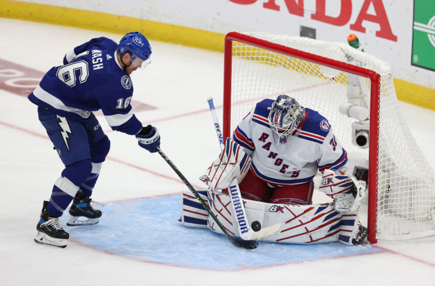 New York Rangers Pick Up Another Free Agent in Riley Nash