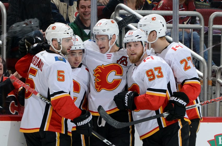 Calgary Flames score five straight goals, win 5-2 against Coyotes