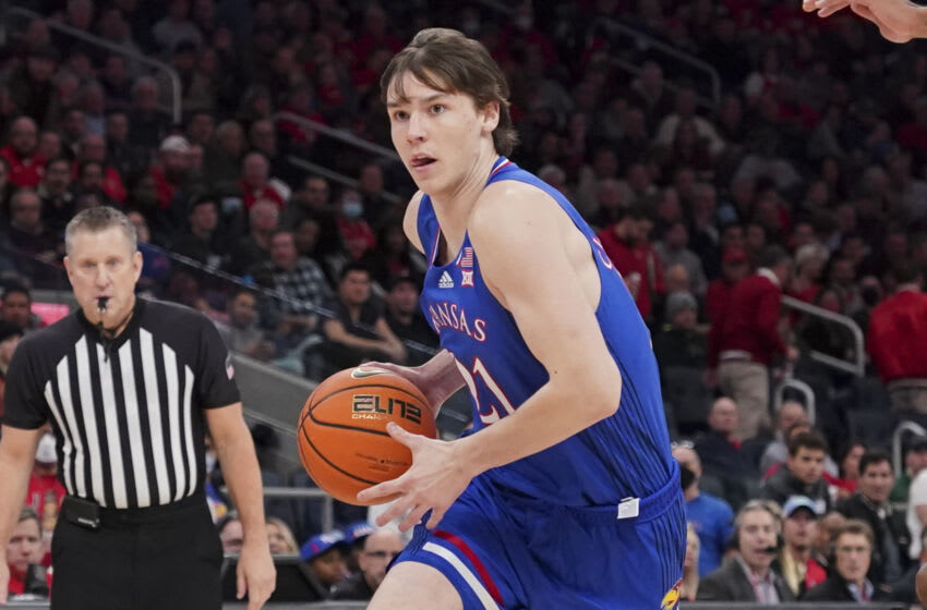 Kansas basketball: Jayhawk transfer Zach Clemence heads west to UCSB