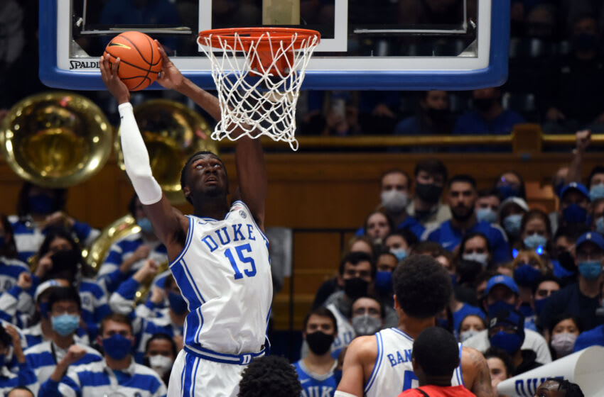 Duke basketball star reintroduces himself to college basketball world