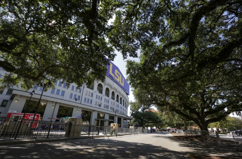 LSU Football: Tigers in top 7 for elite DL from Arizona