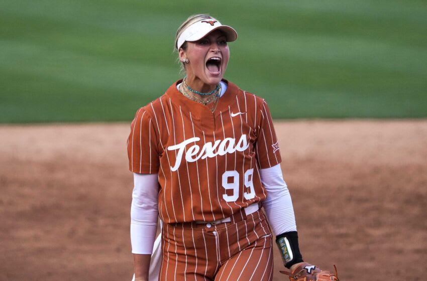 Texas softball slides by Texas A&M 2-1, advances to regional final