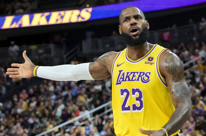 Lakers legend is mad at LeBron James for the silliest reason known to man