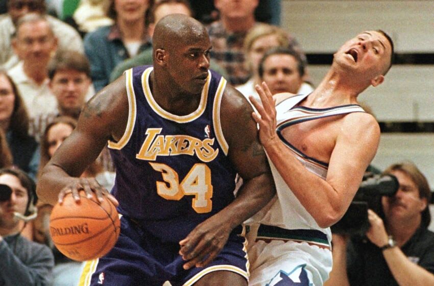 Shaquille O’Neal dunks on the Utah Jazz and insults them along the way