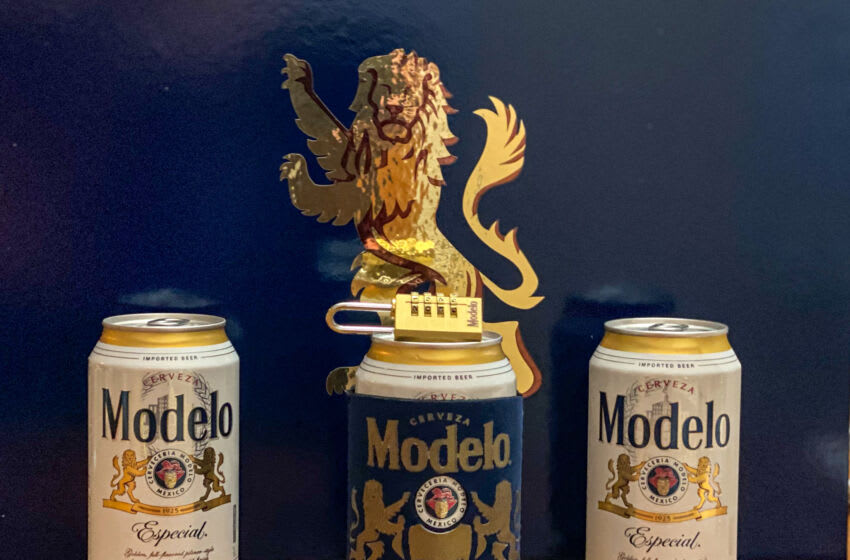 Modelo celebrates the fighting spirit of college football fans