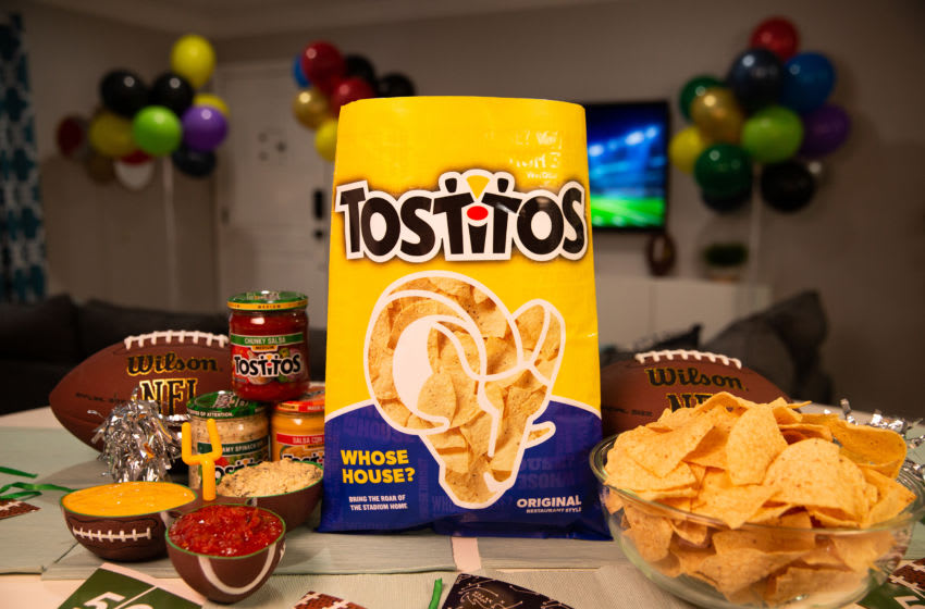 Tostitos lets you cheer for your favorite NFL team with these FanTrack bags