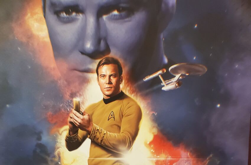 Review: Captain James T. Kirk Displate poster