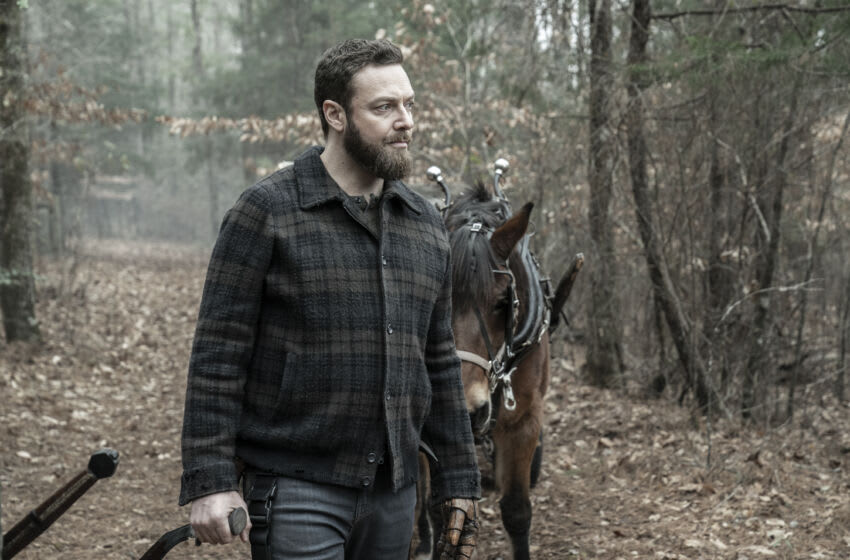 Does Aaron die in The Walking Dead?