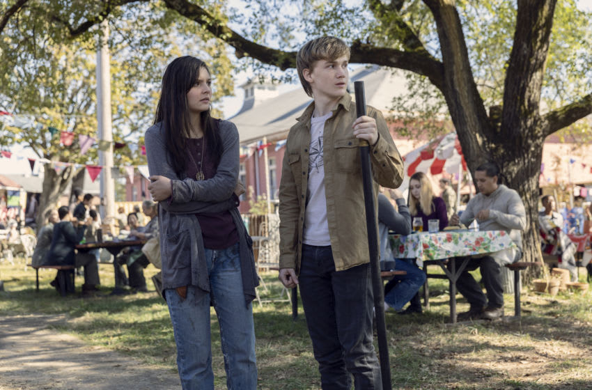 When does Henry (Matt Lintz) die in The Walking Dead?