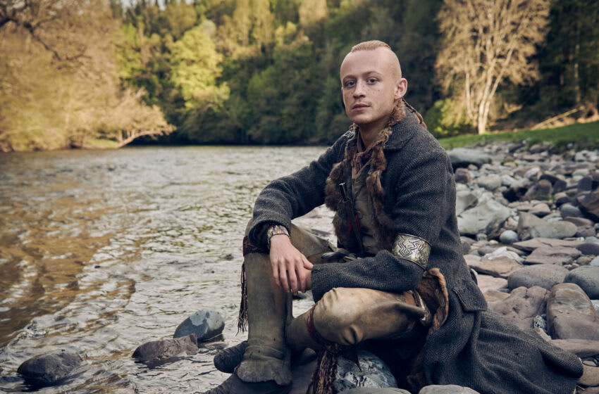 Outlander star John Bell teases “ominous” season 6