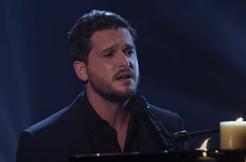 Watch Kit Harington play air-piano and sing “Drops of Jupiter”